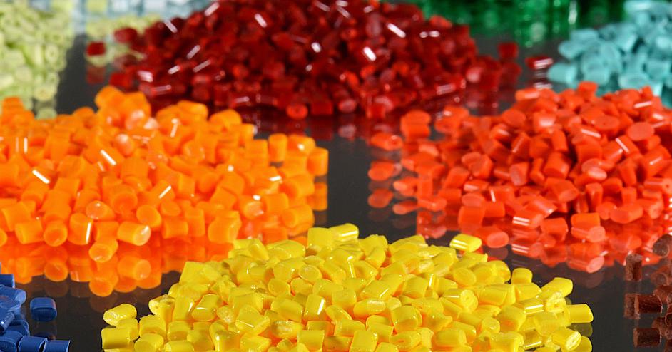 Lubrication solutions for the plastics industry | simatec